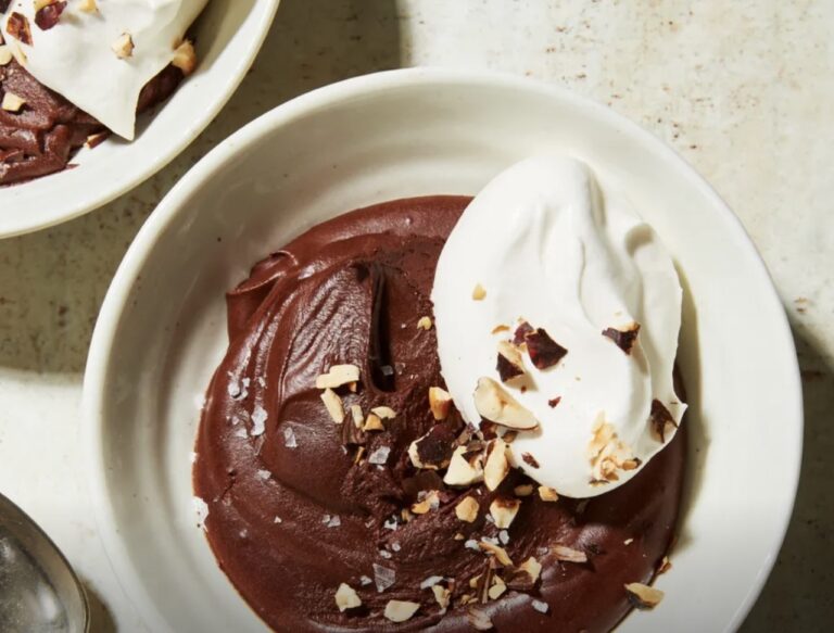 Easy Chocolate Mousse With Whipped Cream and Sea Salt - Chocolate ...